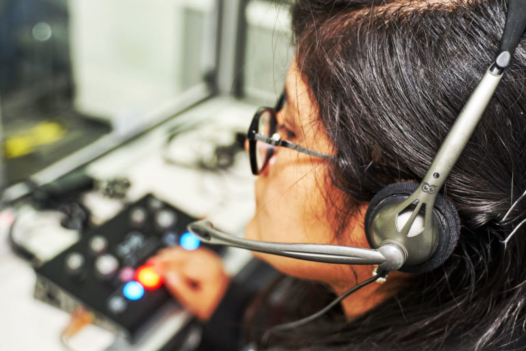 Traducción simultánea | Todo lo que necesitas saber | WhooTranslate